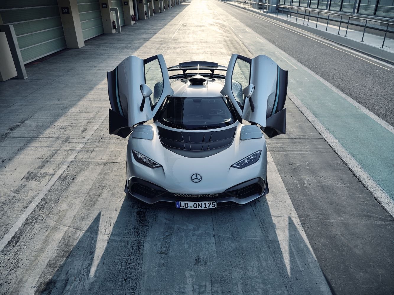 Mercedes-Benz AMG ONE technical specifications and fuel economy